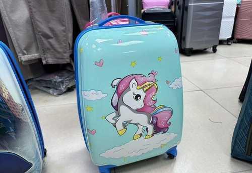 Детский чемодан с единорогом