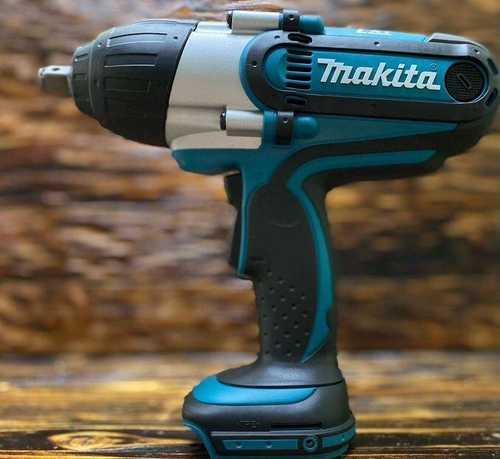 Аккумуляторный гайковерт Makita DTW450, тушка