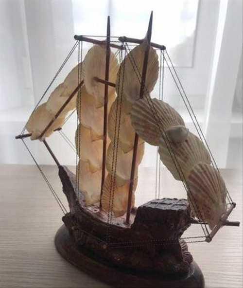Корабль из ракушек