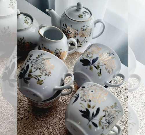 Чашки,молочник фарфор"Золотые хризантемы"Барановка