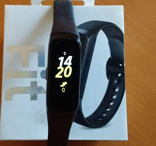 Фитнес браслет Samsung Galaxy Fit