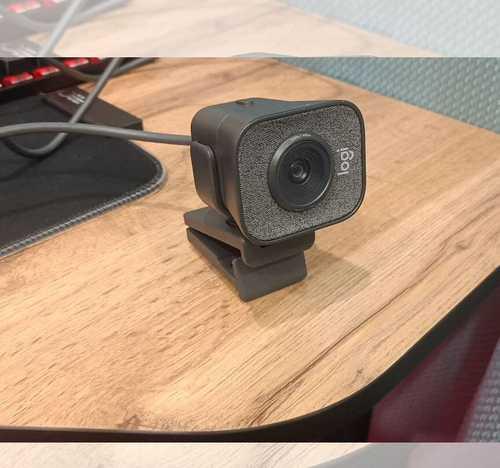 Веб камера logitech full hd streamcam