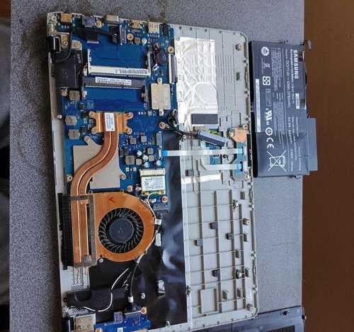 Ноутбук Samsung NP450R5E-X03RU на запчасти