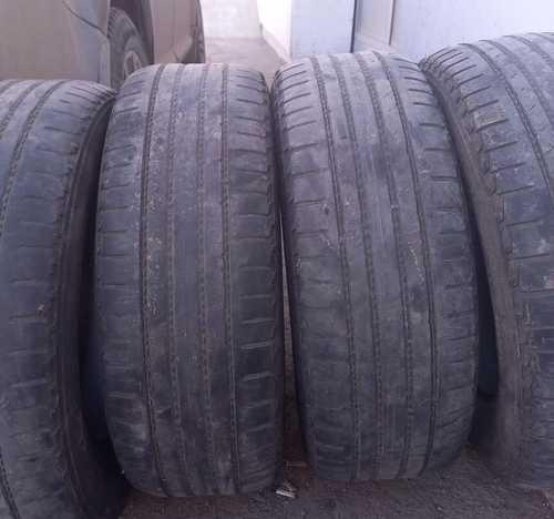 Nokian Tyres Hakka Blue SUV 215/65 R16