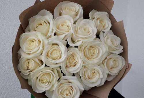Нежные белые розы с упаковкой и доставкой