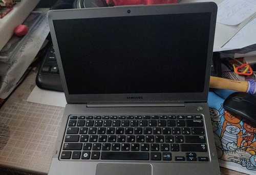 Ноутбук Samsung NP530U3B