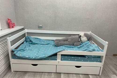 Кроватка софа высокий борт для малыша из массива