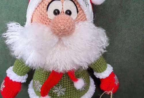 Вязаная игрушка Дед Мороз
