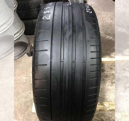 Pirelli P Zero 255/40 R20