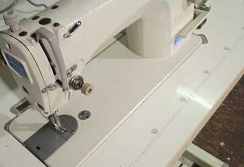 Промышленная швейная машинка Juck