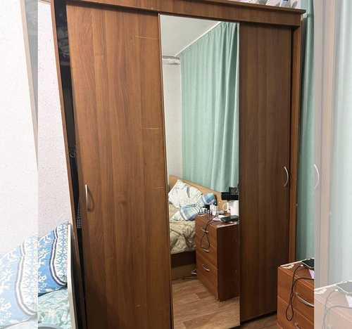 Шкаф купе с зеркалом