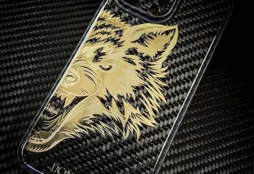 Карбоновый чехол iPhone 14 pro Волк