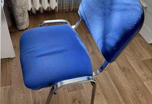 Синий компьютерный стул для рабочего пространства