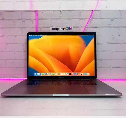 Apple Macbook Pro 2017 i7   SSD 256GB