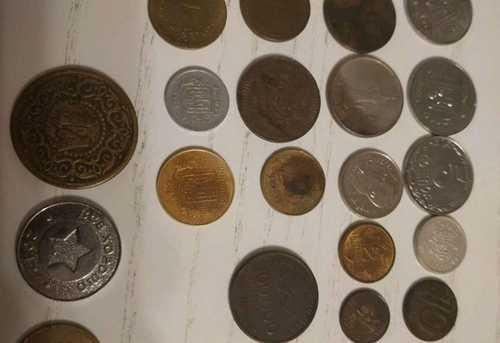 Лот монет иностранных монет и жетонов