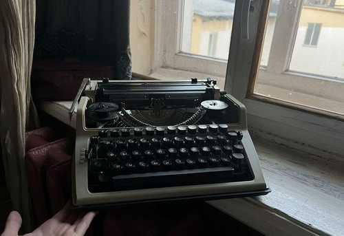 Пишущая машинка рабочая