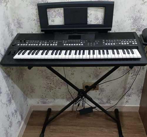 Продам синтезатор Yamaha PSR-SX600, и стойку