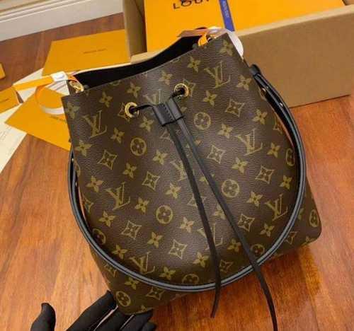 Сумка Louis Vuitton Neonoe