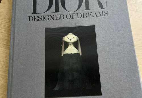 Книга Christian Dior