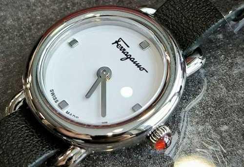 Часы женские Salvatore Ferragamo Швейцария