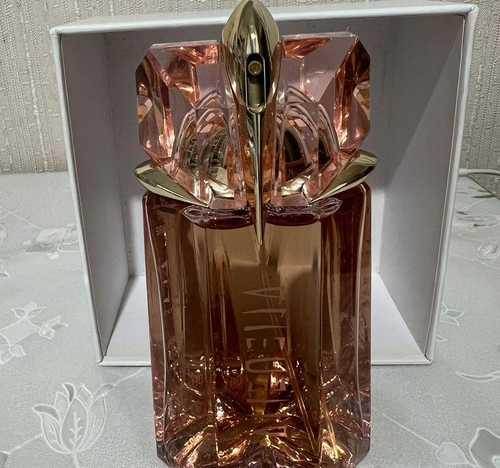 Thierry mugler alien flora futura