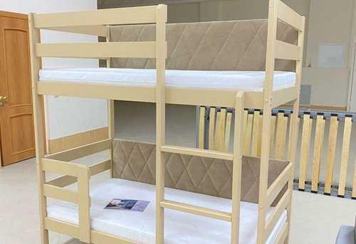 Детская двухъярусная кровать с мягкой обивкой