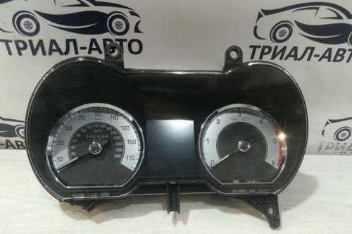 Панель приборов Jaguar XF