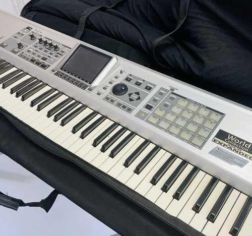 Roland Fantom X7