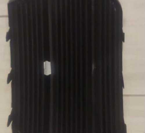 Оригинальная левая решетка птф Audi q3 8U0807681P