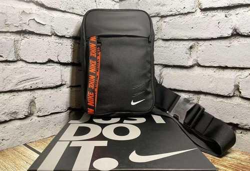Сумка Nike Sportswear Essentials Hip Pack Чëрная 2