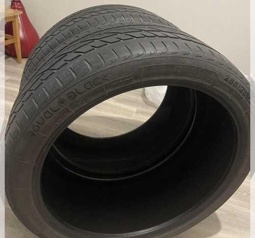 Royal Black Royal Power 285/35 R22 106V