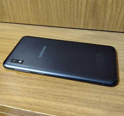 Samsung Galaxy A10, 2/32 ГБ