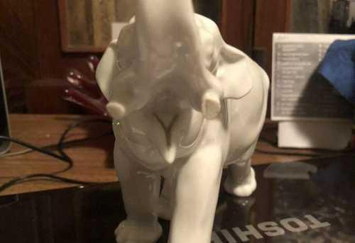 Фарфоровая статуэтка слон лфз