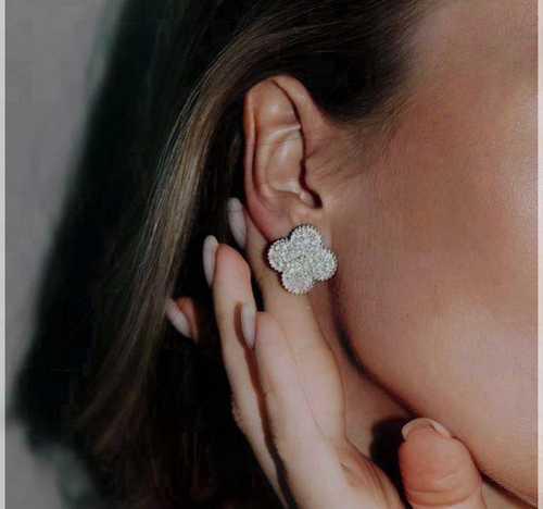 Серьги Van Cleef & Arpels Alhambra