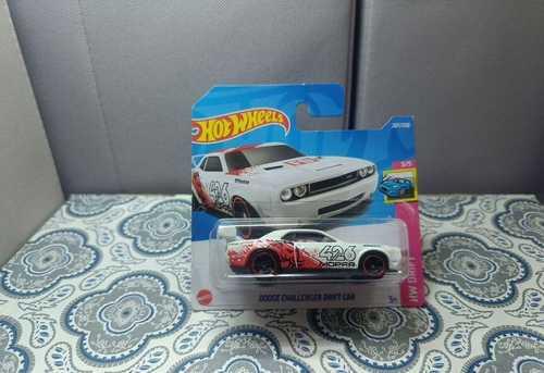 Hot wheels dodge challenger drift CAR