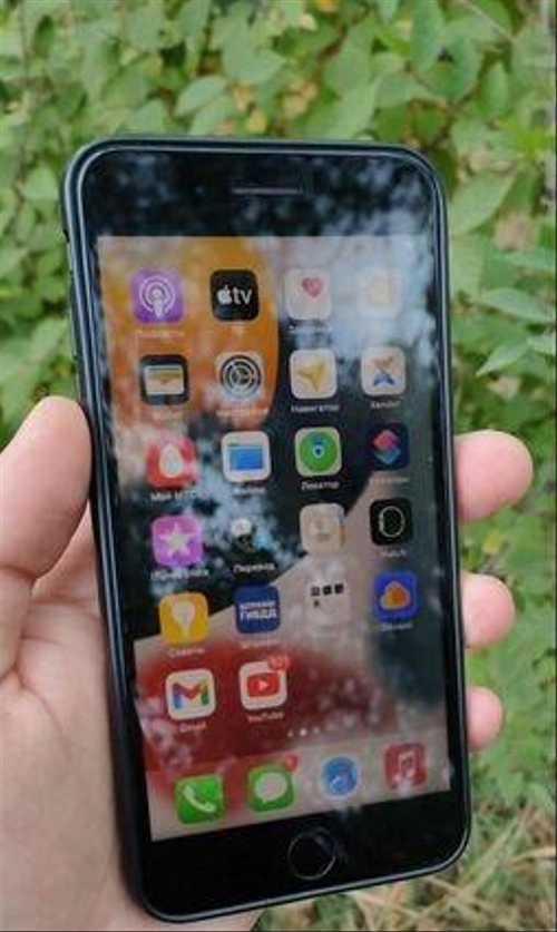 Чёрный iPhone 8Plus 64 gd