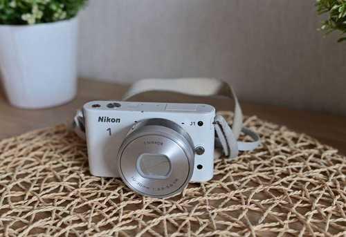 Беззеркальный фотоаппарат Nikon J1