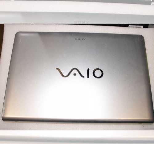 Sony Vaio PCG-71511V Крышка матрицы