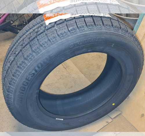 Bridgestone Blizzak VRX 205/60 R16 92S