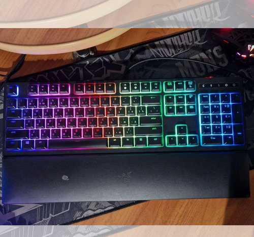 Игровая клавиатура Razer Ornata Chroma