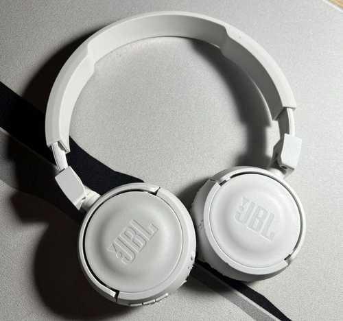 Беспроводные наушники jbl