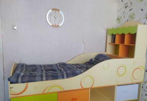 Кровать детская + стол