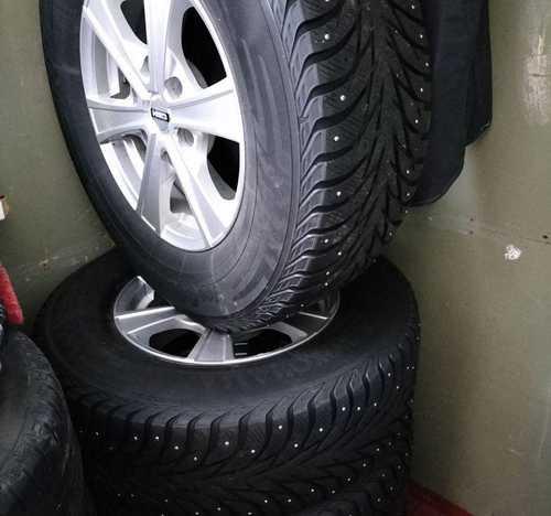 Yokohama IceGuard Stud IG65 245/70 R16 107T