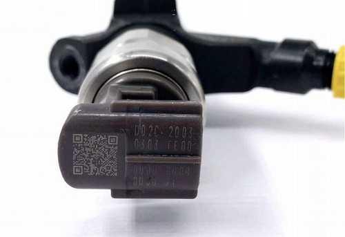 Форсунка топливная Denso 095000-565# (16600-EB30#)