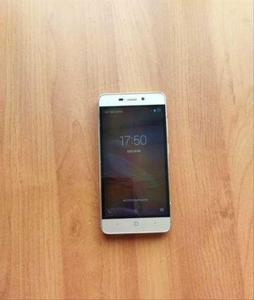 Продаю смартфон ZTE Blade X3