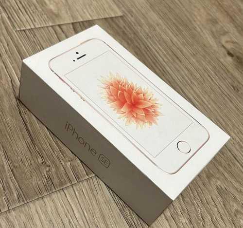 iPhone SE, 32 ГБ