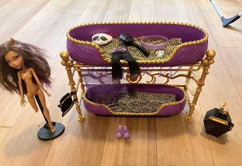 Monster High Клодин Вульф кровать + аксессуары