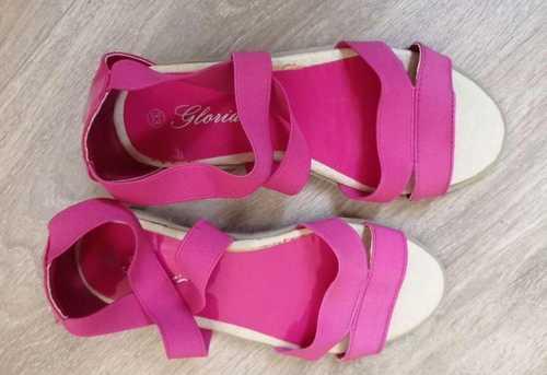Босоножки сандали для девочки новые 33 размера