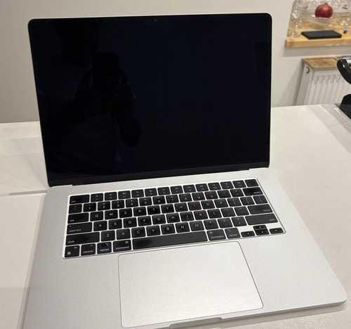 MacBook Air 15 (2024, M3), 256 ГБ, M3 (8-core), RAM 8 ГБ, GPU 10-core