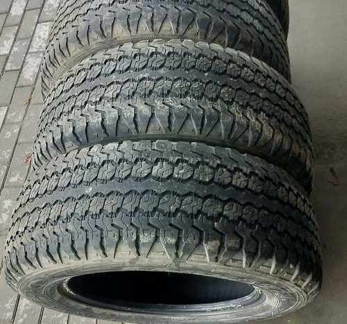Goodyear Wrangler AT 235/65 R17
